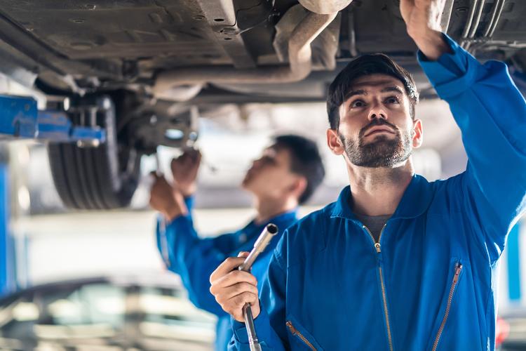Broken Axle Repair Cost (UK Prices 2025) | Bumper
