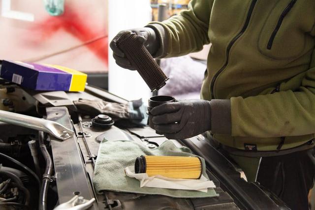 BMW Service Costs – Full, Interim & More (UK Prices) | Bumper