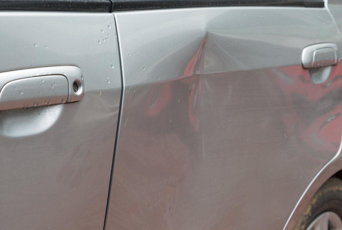 Ausbeulen von Autotüren: ein Preisleitfaden | Bumper