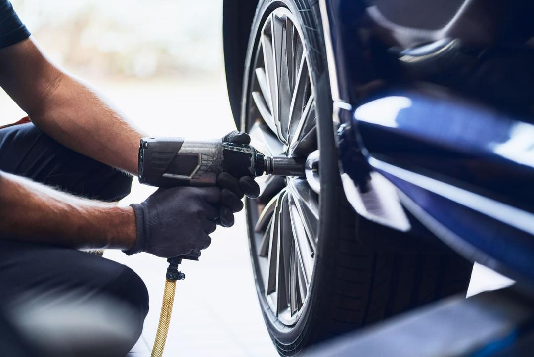 Annual Cost of Serving a Car (UK Average Prices) | Bumper