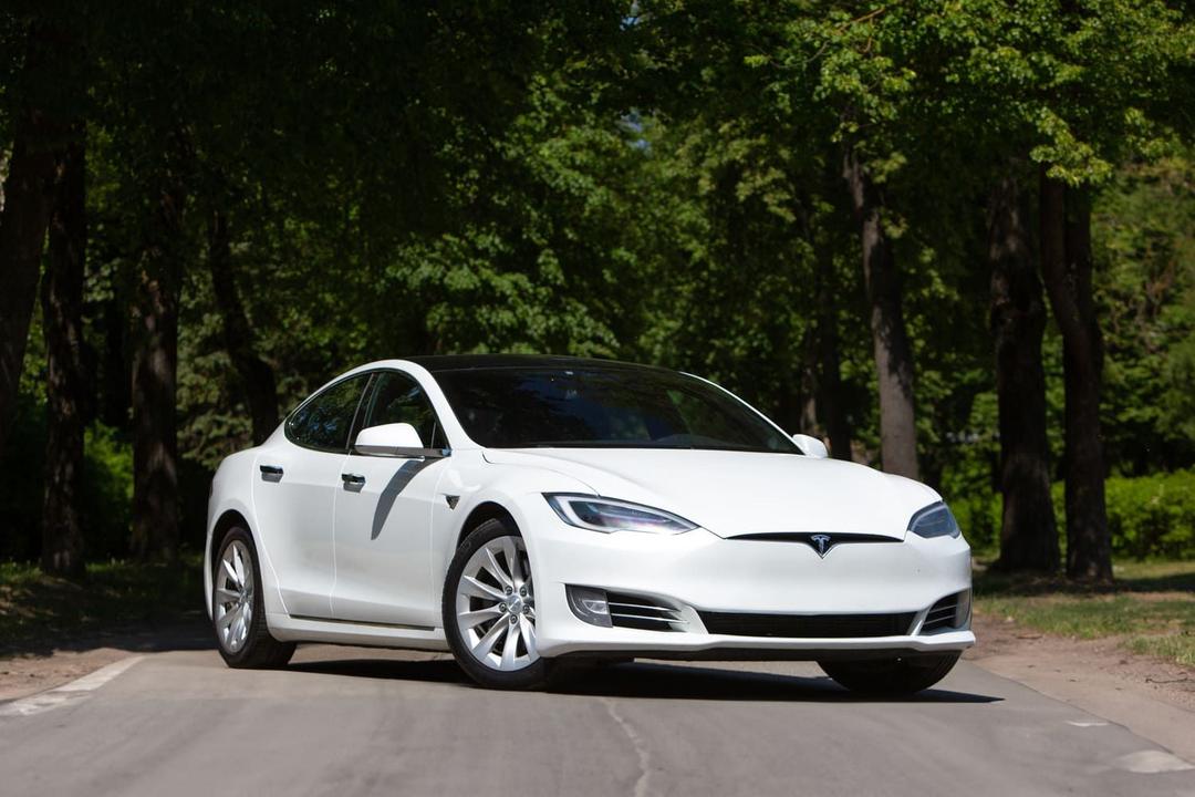 The Longest Range Electric Cars | UK Guide | Bumper